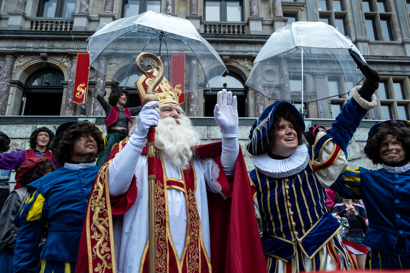 Sinterklaas denkt dat stout kind zijn vader heeft opgegeten: “Hij heeft ...