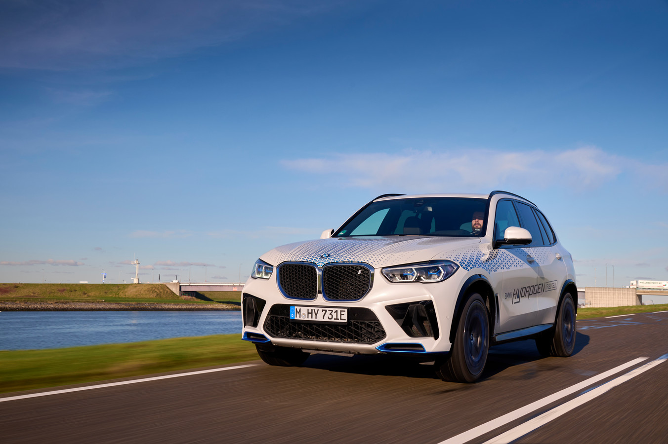 Getest in primeur: BMW iX5 Hydrogen. “Waterstof maakt komaf met dé ...