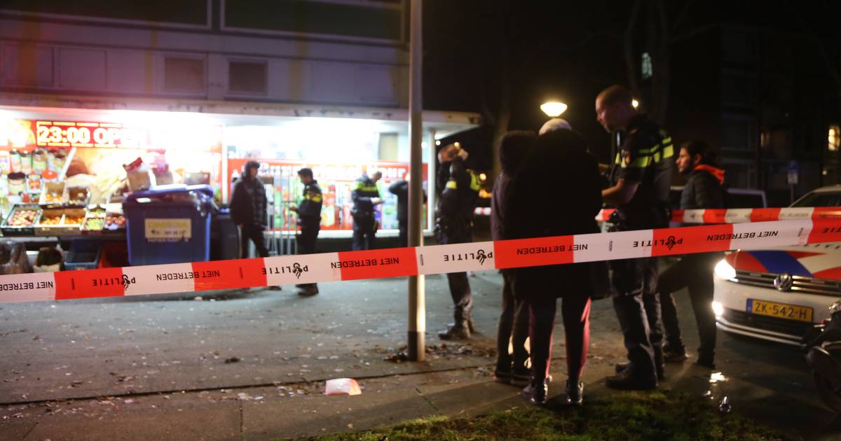 Ruzie na schoolfeest startte geweldsgolf rivaliserende tieners: jongen ...