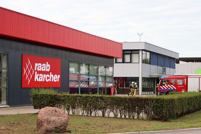 Brand onder controle bij Raab Karcher bouwmaterialen in Oldenzaal ...