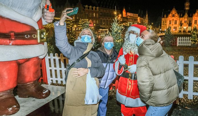 Kerstman komt aan in Ieper: “Iedereen welkom in mijn huis” | Ieper | hln.be