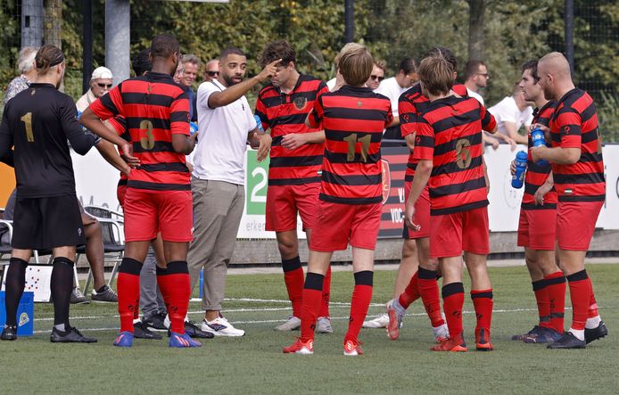 VOC kiest bewust voor bekend gezicht als trainer: ‘Dat is belangrijk ...