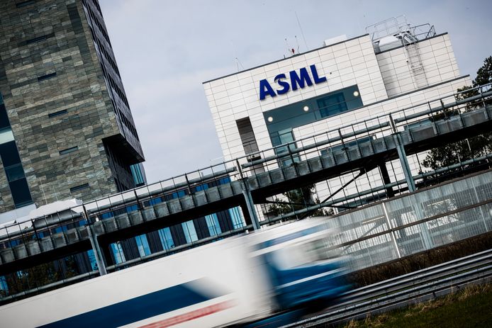 Twee bewoners in Veldhoven weten dat ze niet kunnen winnen van ASML, toch zetten ze rechtszaak ...