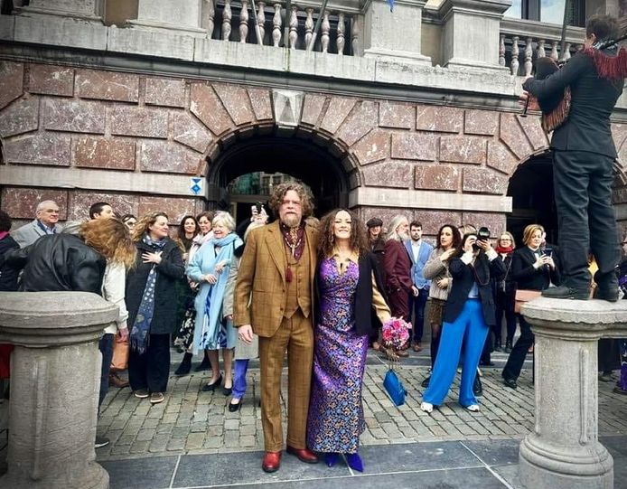 Dan toch geen ‘schijnhuwelijk’: auteur Jeroen Olyslaegers en Nikkie Van ...