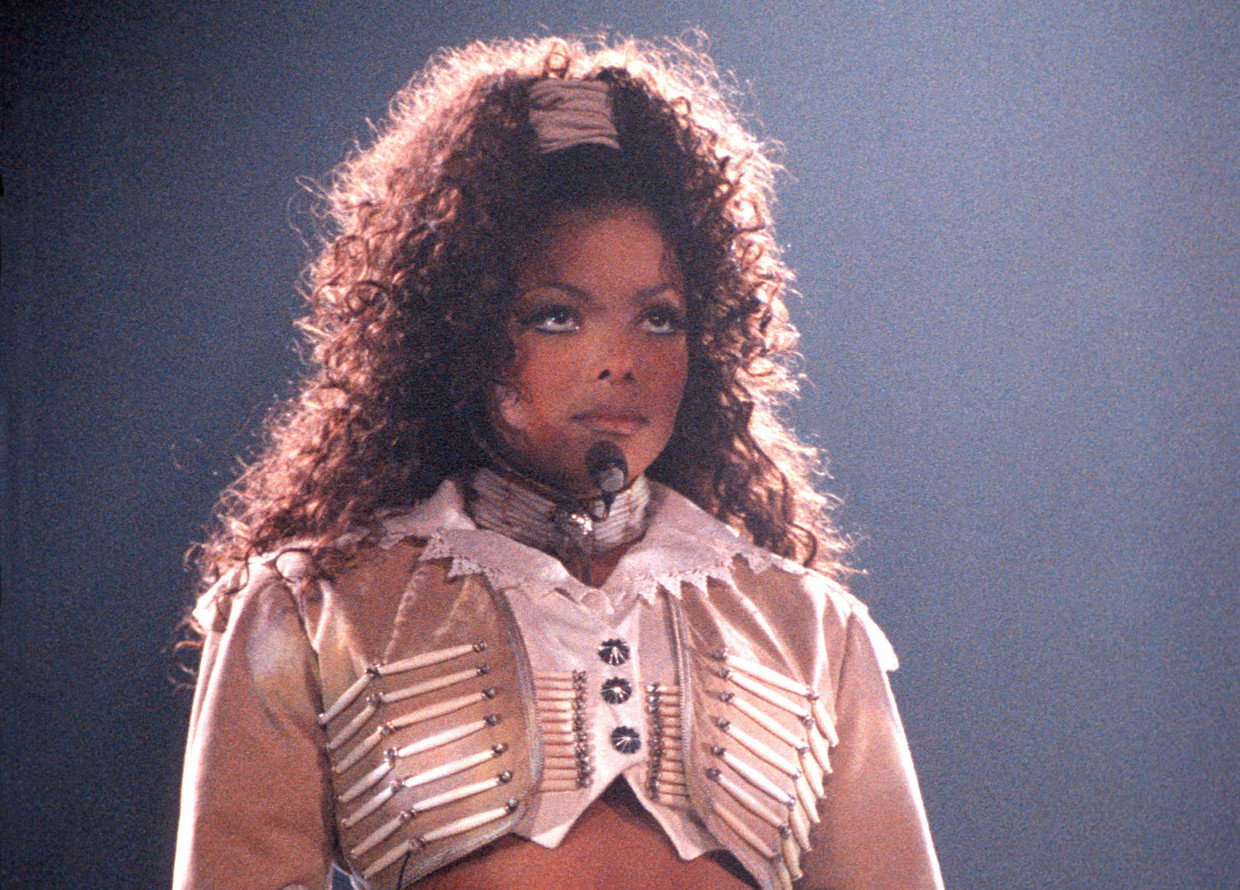Janet Jackson onthult haar verstikkende jeugd: ‘Toen ik borsten begon ...