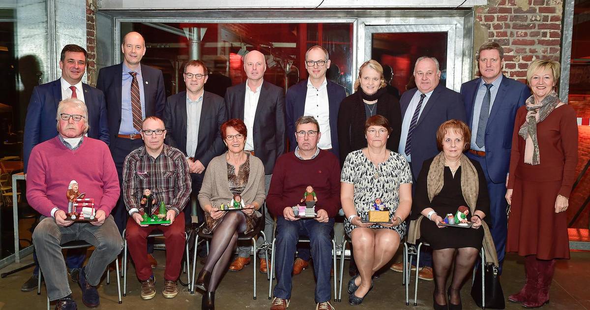 Stad en OCMW Roeselare zwaaien gepensioneerden uit | Roeselare | hln.be