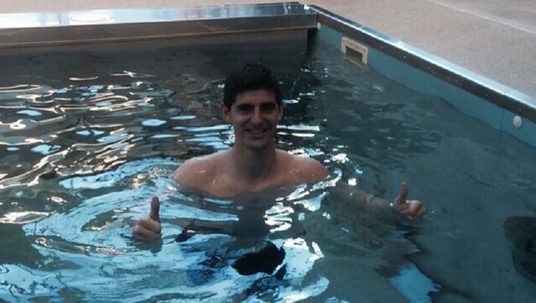 Thumbs up! Thibaut Courtois werkt hard aan zijn comeback | De Morgen
