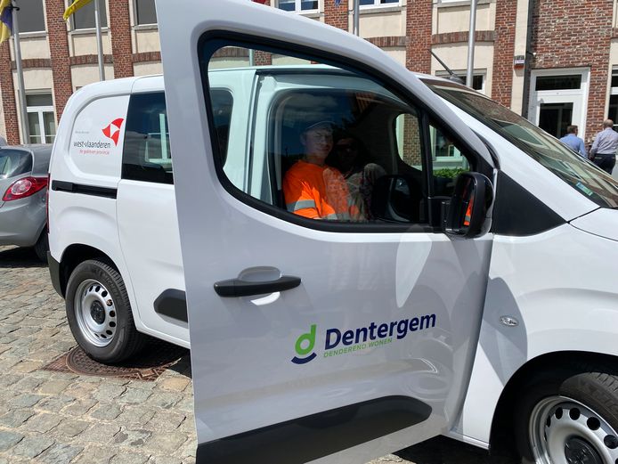 Dentergem schaft elektrische wagen voor rattenbestrijding aan ...