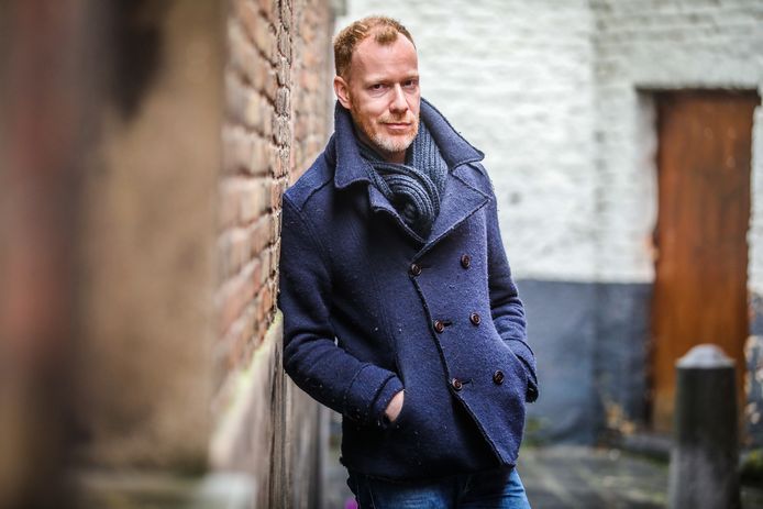 Comedian David Galle opent Wolinksi, een nieuwe comedyclub in Brugge ...