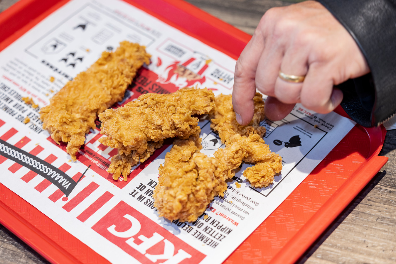 Van McDonald’s tot KFC: waar eet je de lekkerste chicken nuggets ...