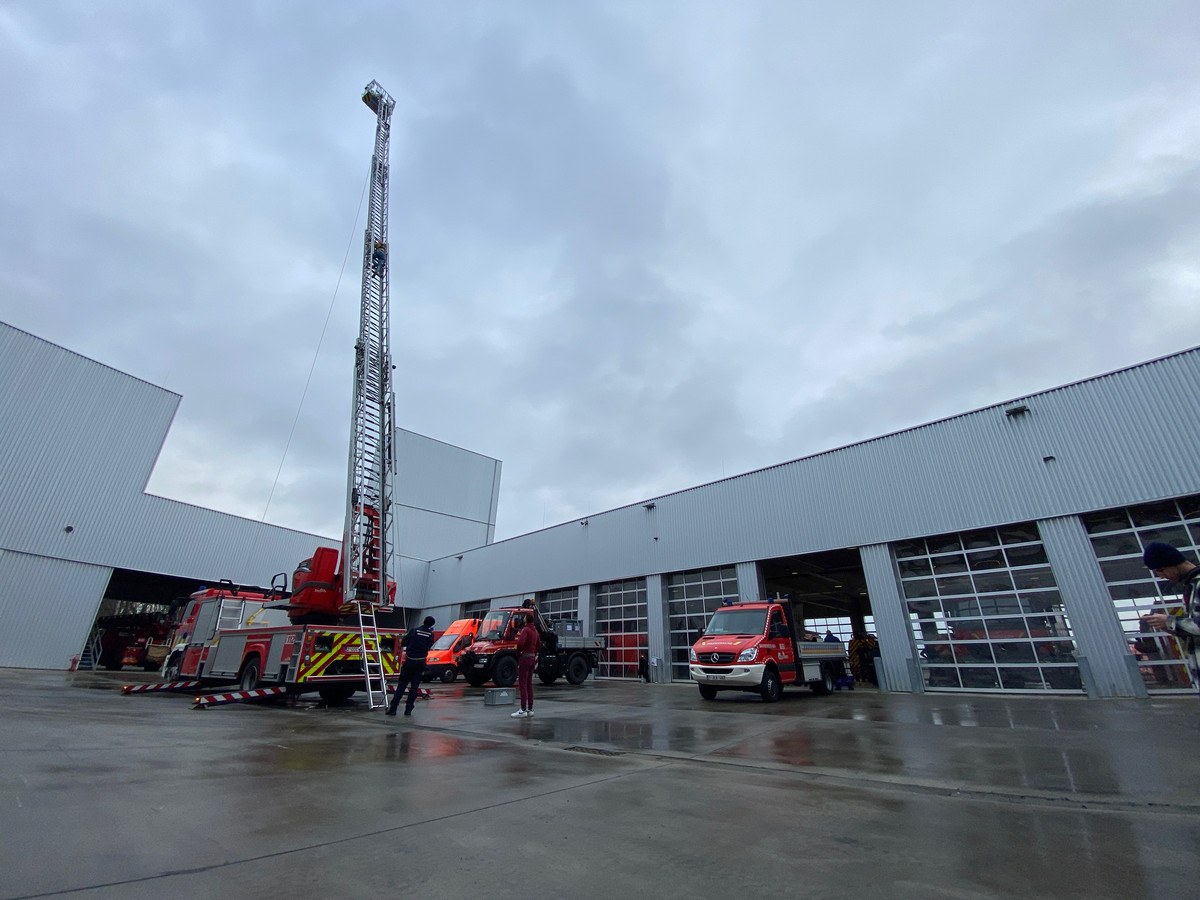 “Eerst zelf een brand meegemaakt, nu wil ik mensen helpen”: Brandweer ...