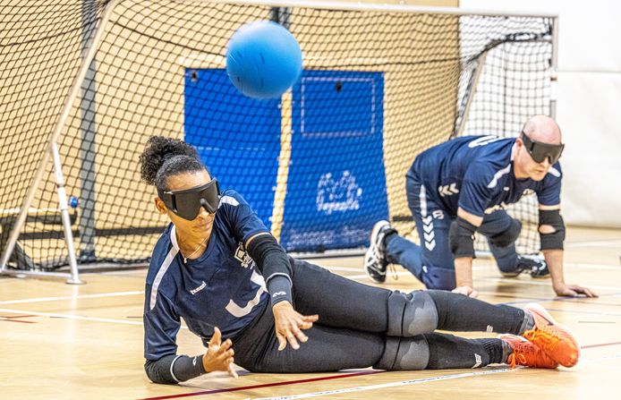 Goalball wordt in Zwolle in de etalage geplaatst: ‘Het is een sport ...