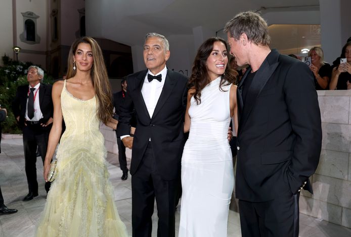 Na triomftocht van Angelina Jolie: Brad Pitt voor het eerst hand in ...