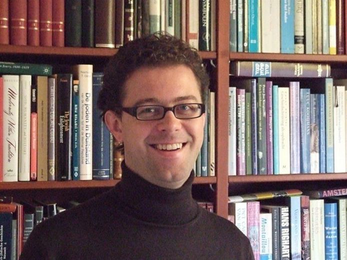 Bart Wallet vertelt over de geschiedenis van de Joden na Tweede ...