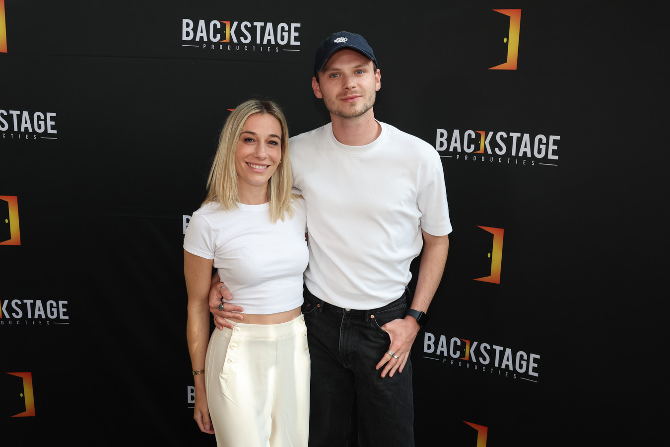 IN BEELD. Nathalie Meskens brengt hond mee naar première ‘Aspe’ en ...