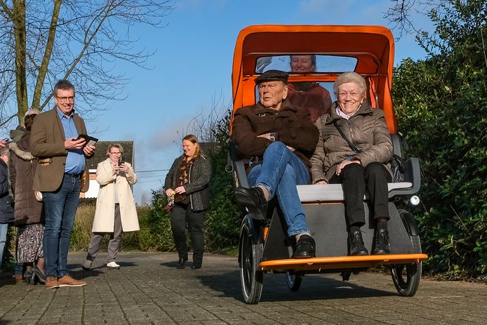 Na kinder- en bakfietsen nu ook elektrische riksja te huur in ...