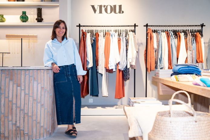 Kledingboetiek Vrou steekt de gemeentegrens over: “Verliefd geworden op ...