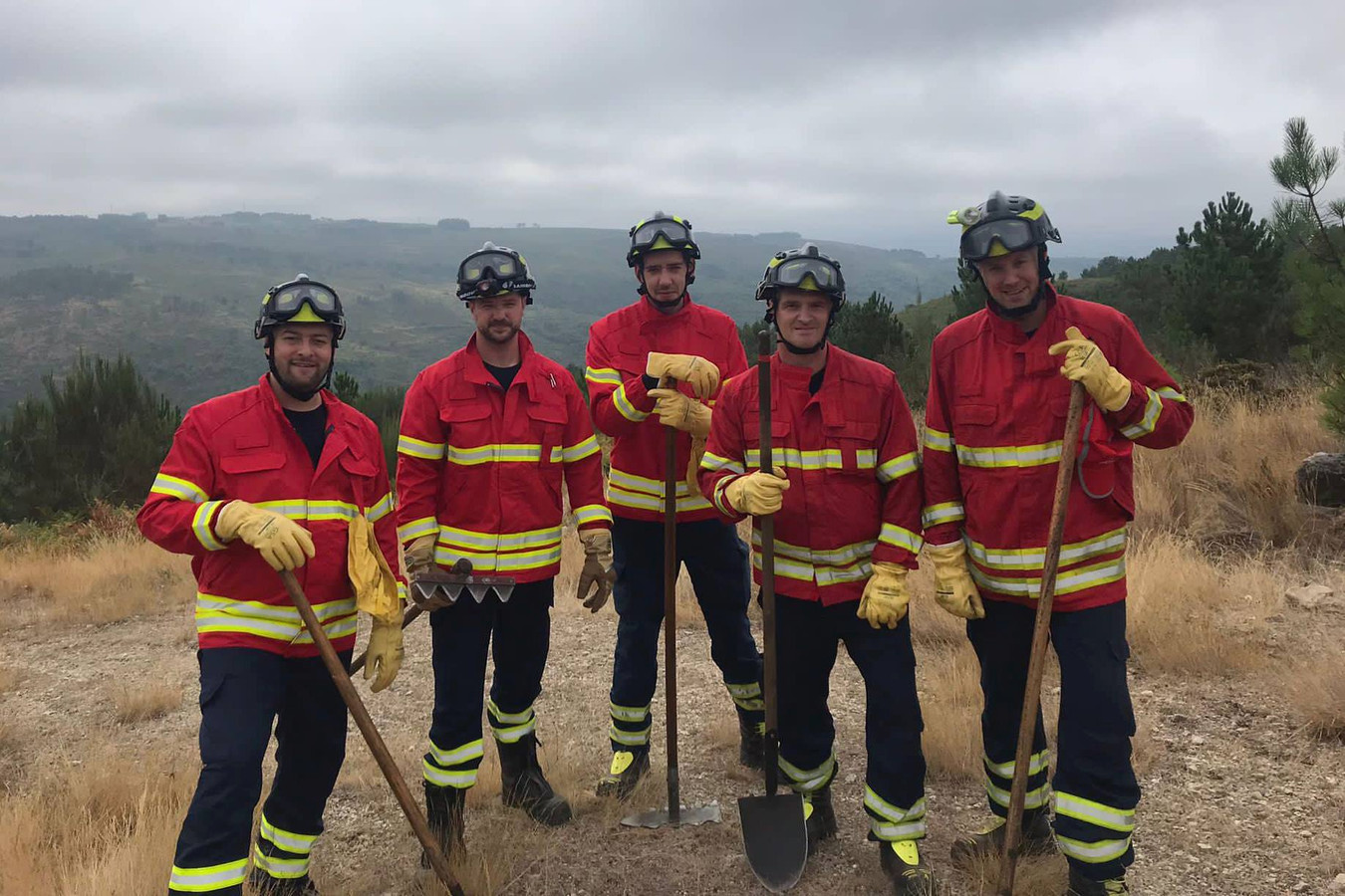 Leedse brandweermannen bestrijden bosbranden in Portugal: “Op een ...