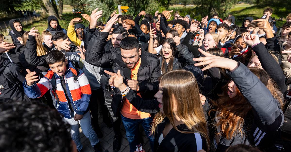 YouTuber Locos Turcos is in Hengelo minder populair dan gevreesd: 'Je ...