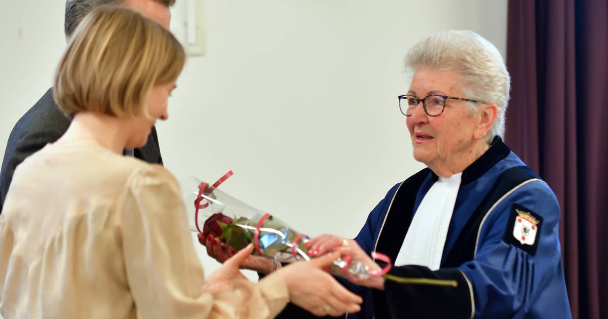 Van kwijtgeraakte ringen tot vogelpoep op een trouwjurk: Bep maakte van ...