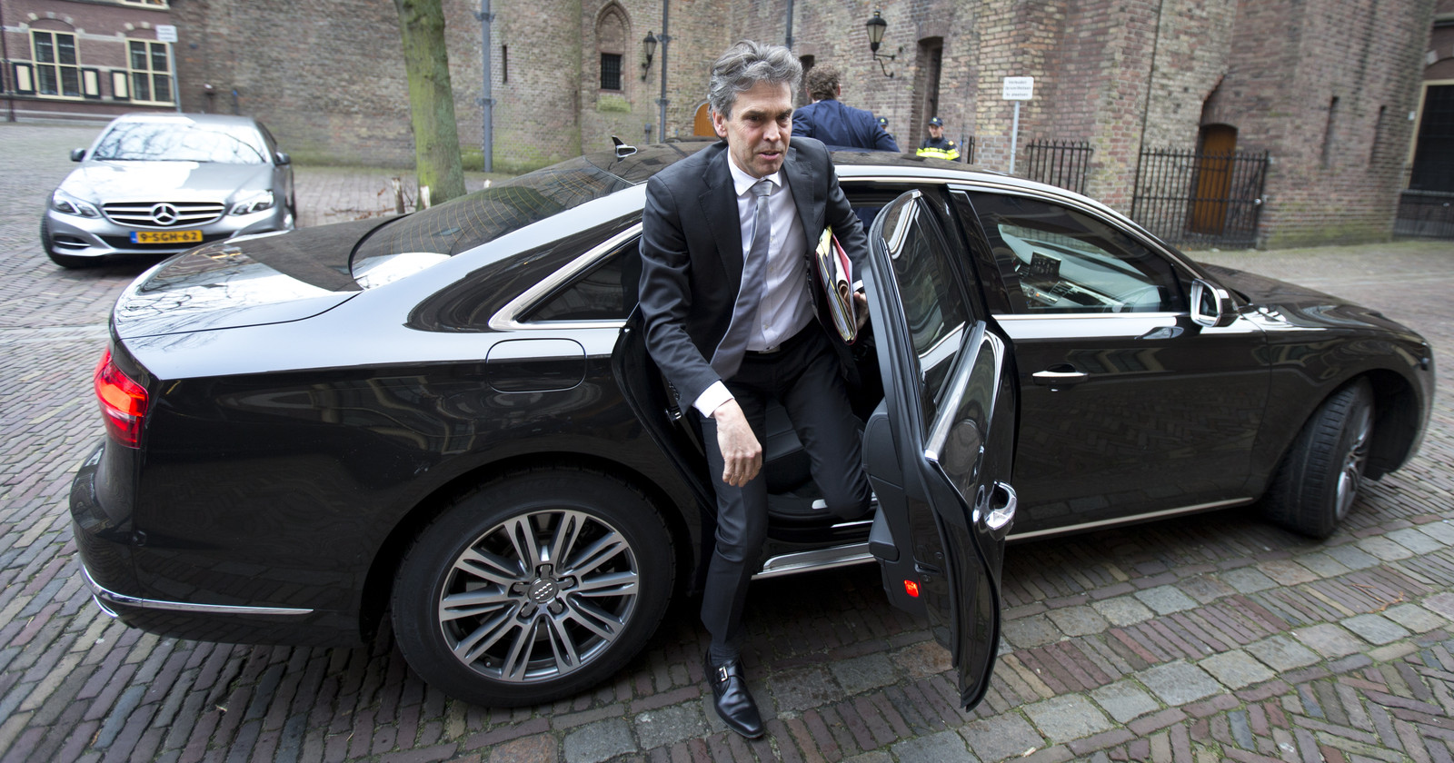 ‘Dick Donder’ en ‘Lachende moordenaar’: met Dick Schoof krijgt ...