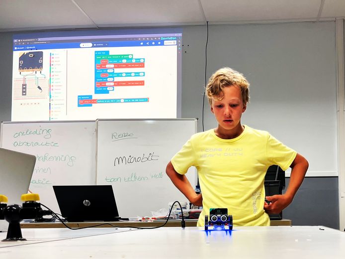 Scoutskamp? Sportkamp? Deze kinderen leren programmeren op robotkamp ...