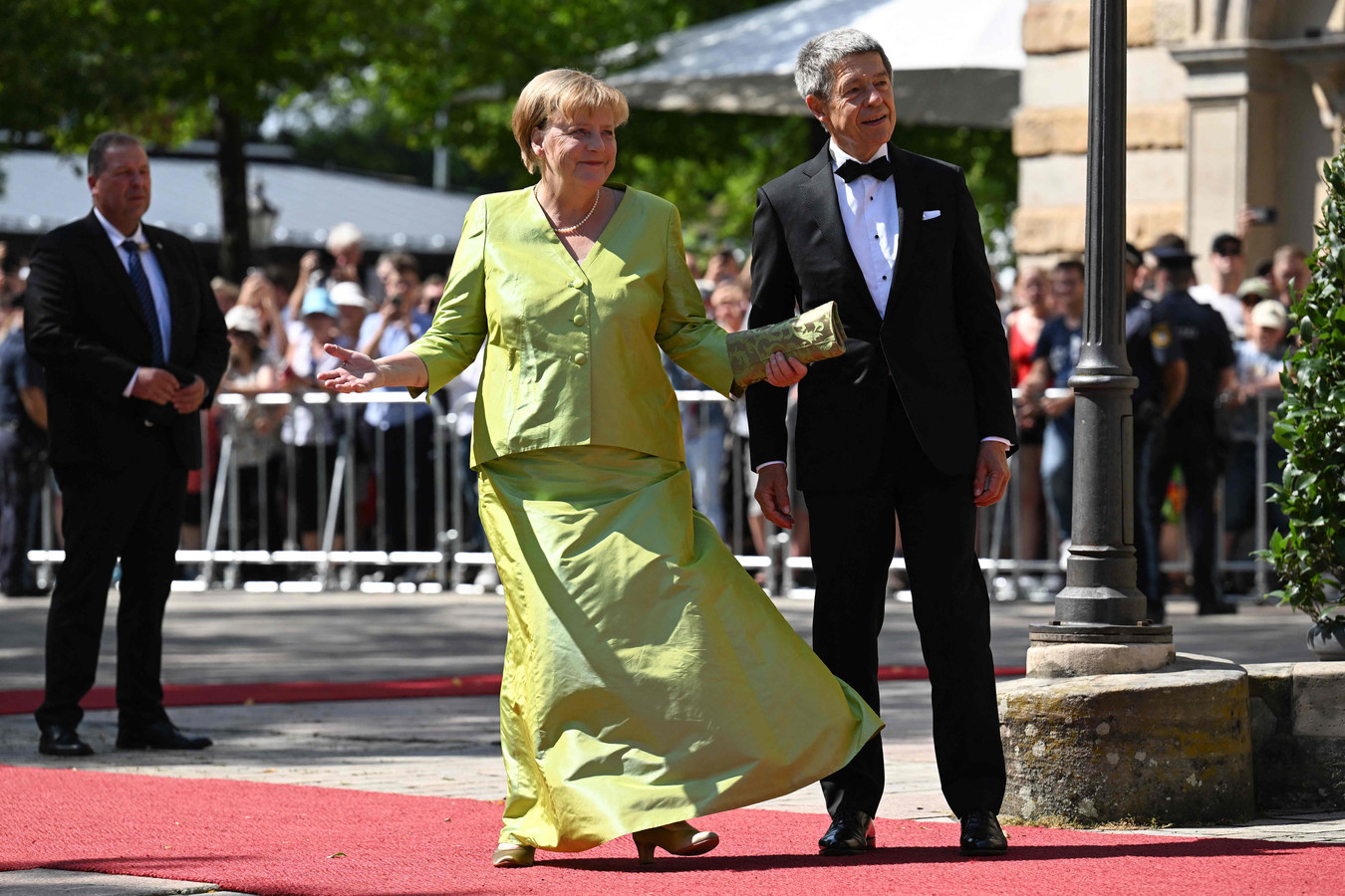 ‘Ik vraag me af of deze veertig Nijmeegse Angela Merkels het beter ...