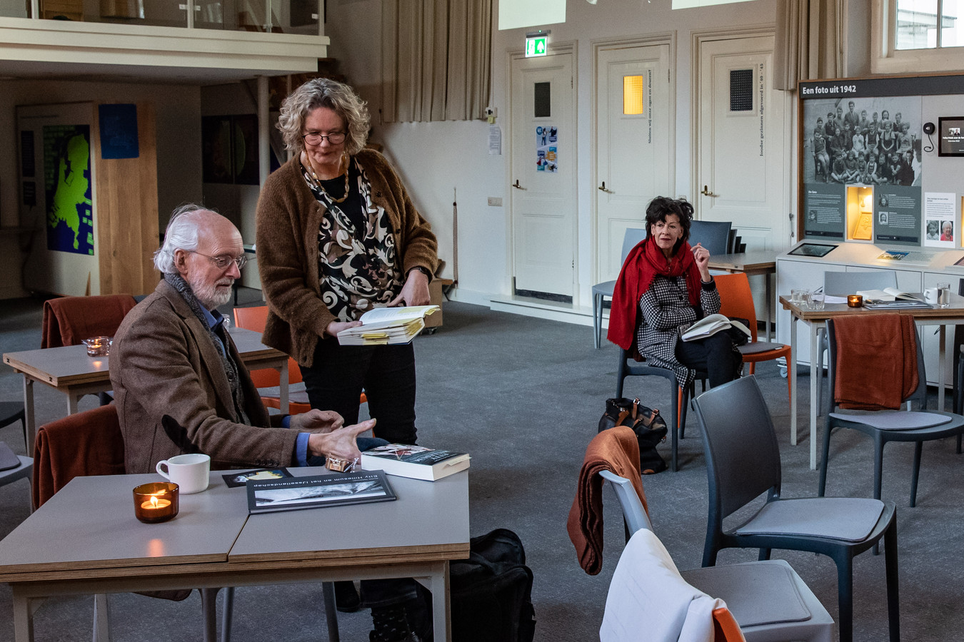 Hele dag voorlezen uit de biografie over Etty Hillesum in Deventer ...
