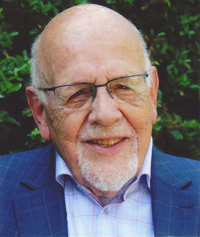 Pater Ed stierf terwijl zijn parochie iets verderop het eeuwfeest ...