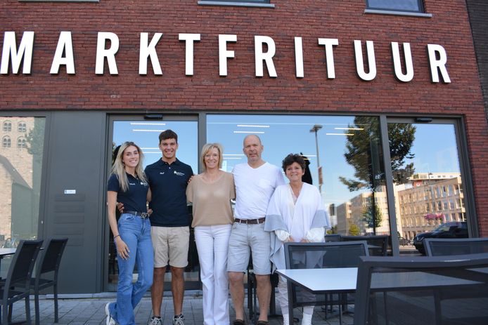 Marktfrituur opent donderdag opnieuw deuren na brand | Harelbeke | hln.be