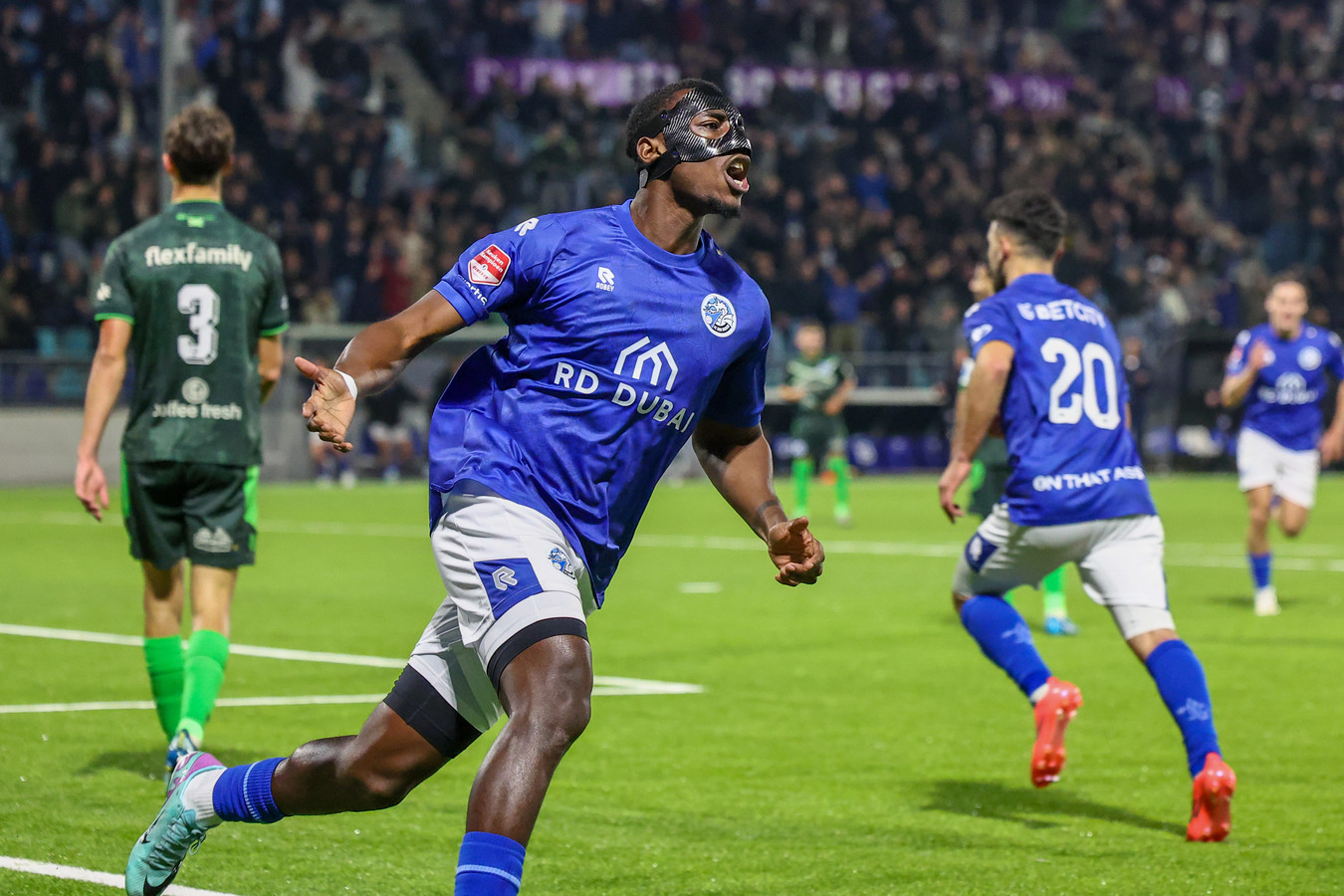 Feest FC Den Bosch in beeld; bekijk hier de foto's van de doldwaze avond in De Vliert | Foto | ed.nl