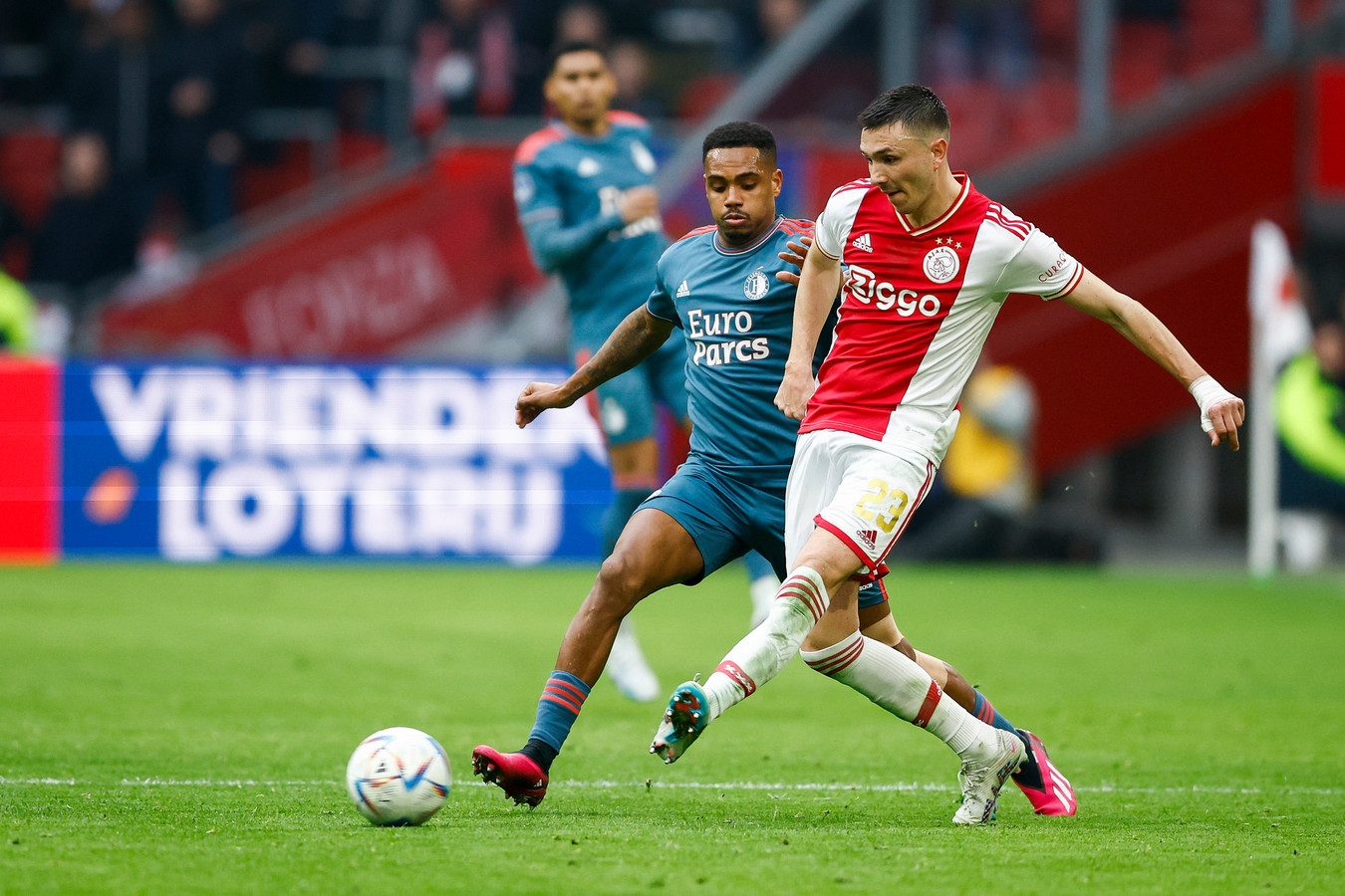 Ondanks gênant incident zijn meeste spelers van Ajax en Feyenoord juist ...