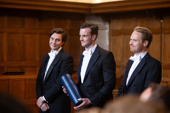 Derk uit Enschede promoveert op alvleesklierkanker: ‘Nog een wereld te ...