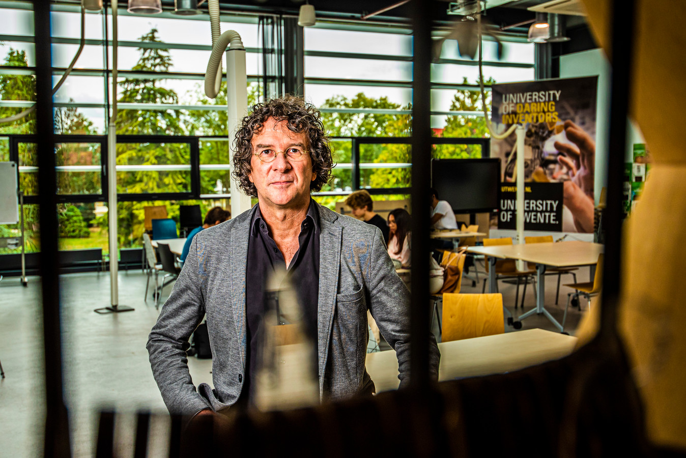 UT-hoogleraar Peter-Paul Verbeek bij vertrek: ‘Maak de UT tweetalig ... UT-hoogleraar Peter-Paul Verbeek bij vertrek: ‘Maak de UT tweetalig ...