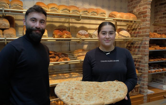 Emile en Melissa geven bakkerij op Pasbrug zuiderse twist: “Turkse ...