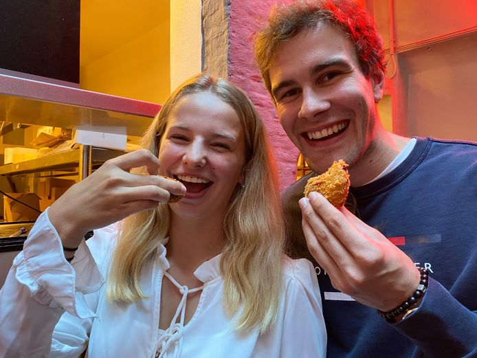 Jarige Amber en Koen eten de meeste kaaskroketten op Nationale ...