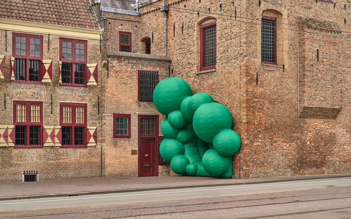 Ballonnen kunstwerken keren terug op iconische Haagse plekken | Den ...