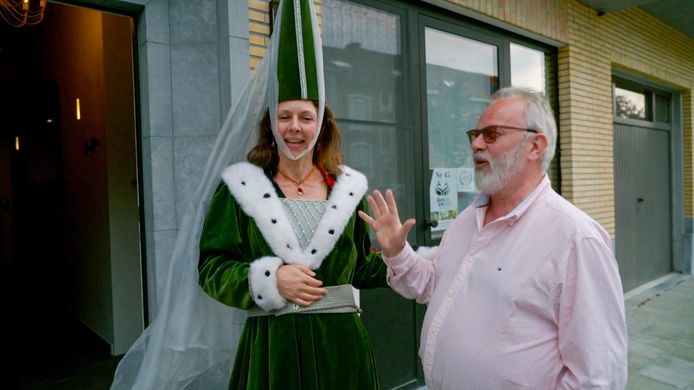 Griet zorgt in ‘Met vier in bed' voor een wel heel bijzonder welkom ...