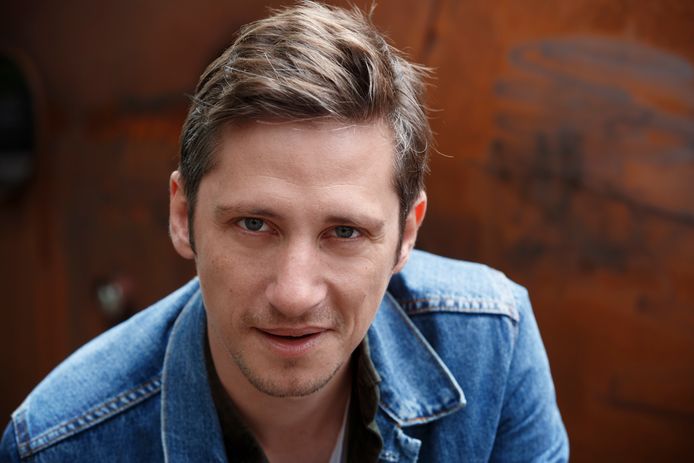 Emilio Guzman duikt niet weg voor het einde der tijden | Show | AD.nl