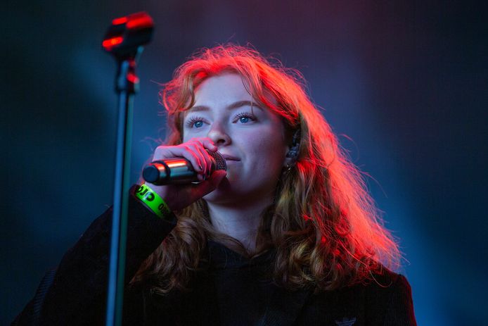 Froukje maakt in nieuwe liedjes indruk met haar veelzijdigheid en ...