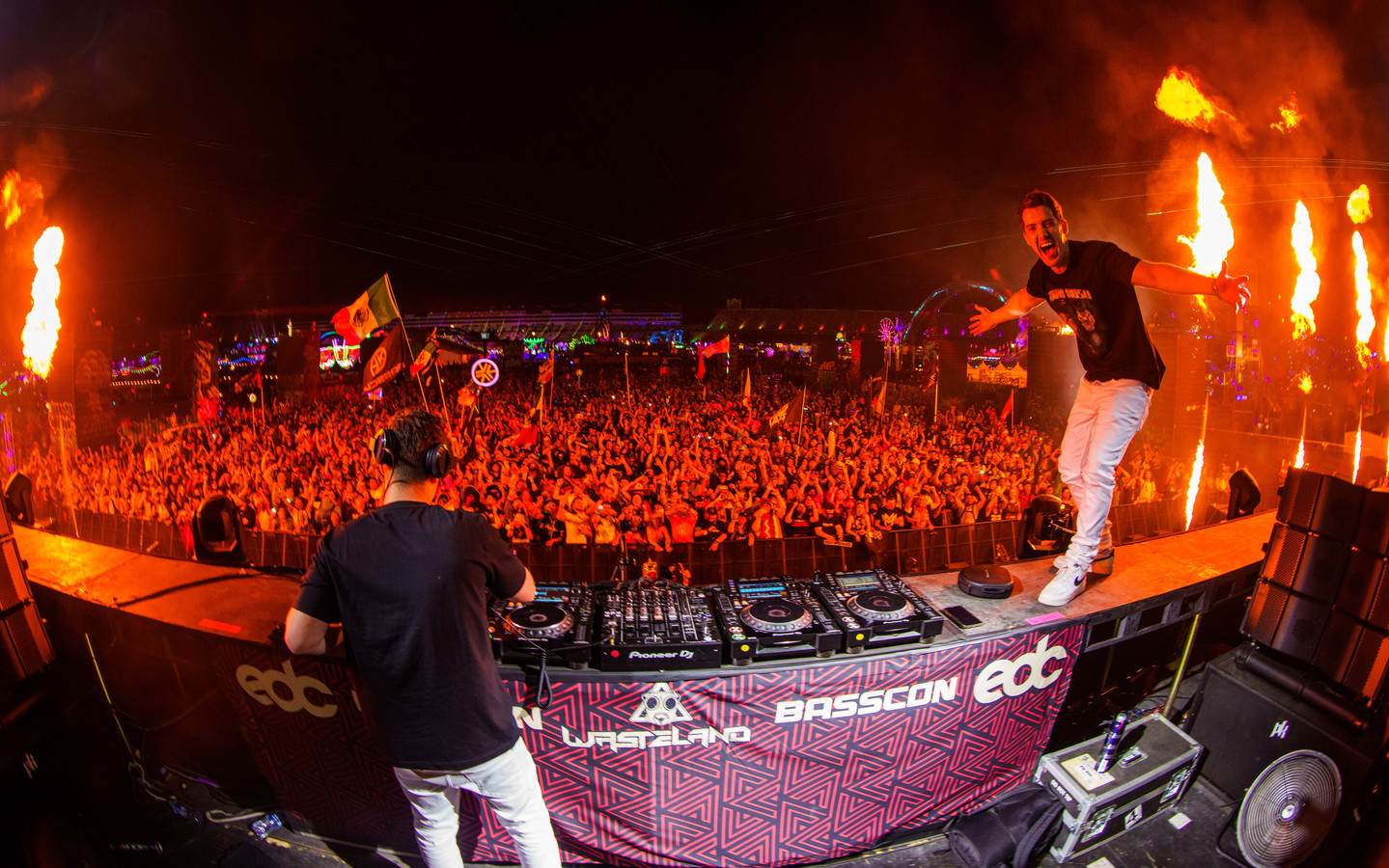 Tweeling uit Sint Willebrord reist wereld over als dj-duo Sound Rush ...