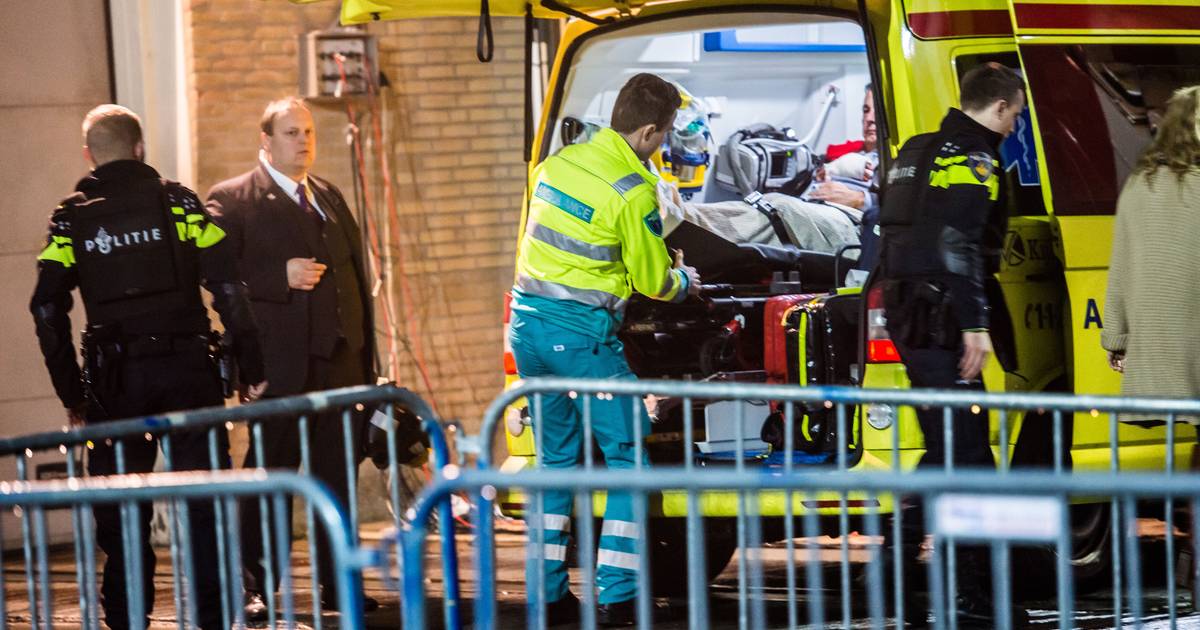 Hoofdsponsor schaatsploeg Bert Jonker in hand geschoten voor Thialf ...