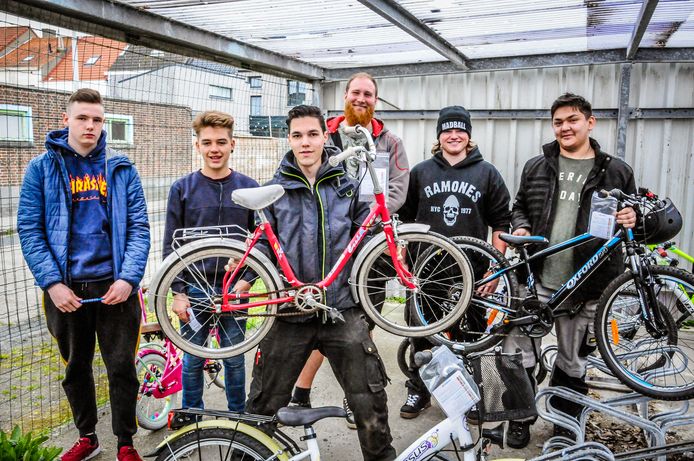 Fietsen van 650 scholieren gecontroleerd, nu nog de fietsproef afleggen ...