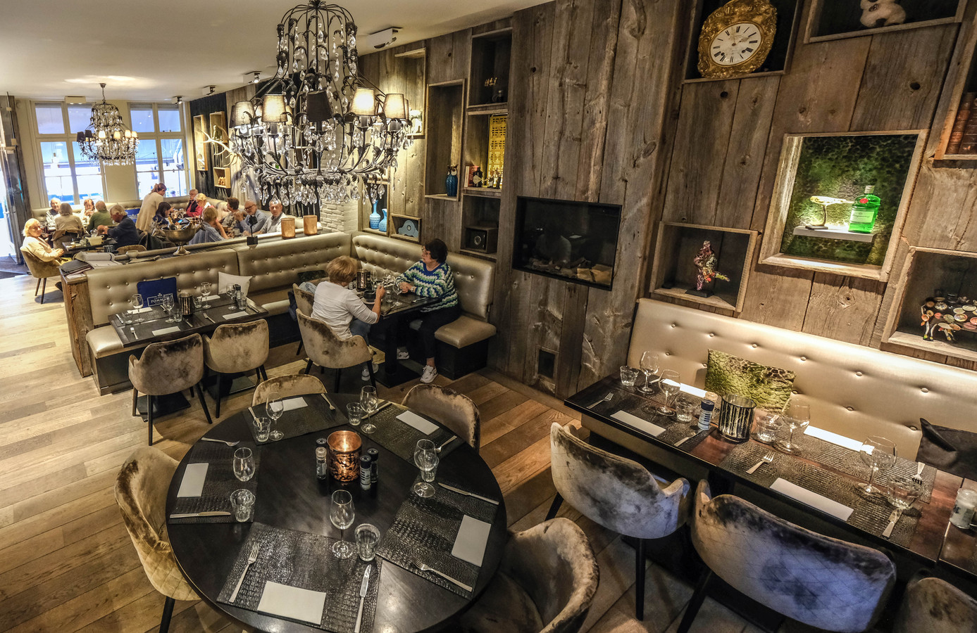 RESTOTIP. Den Anker in Ieper: “De meest uitgebreide menukaart van de ...