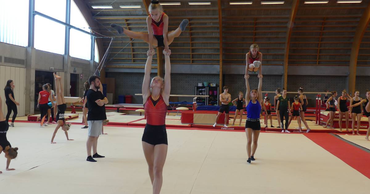 350 gymnasten turnen 12 uur voor meisje dat zwaargewond geraakte op reis: “Na iedere sessie ...