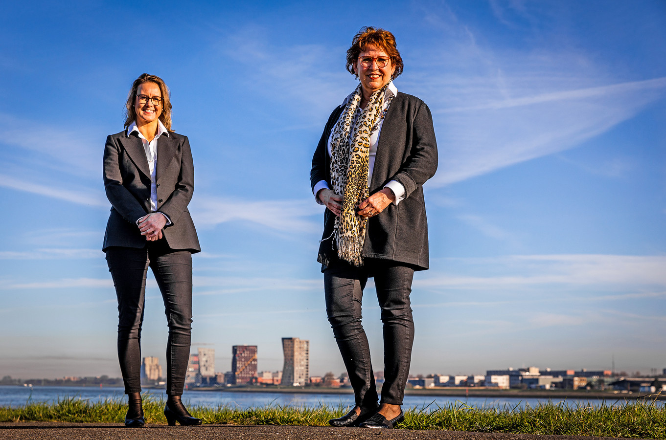 Paméla verliet de politiek en runt nu een druk uitvaartbedrijf ...