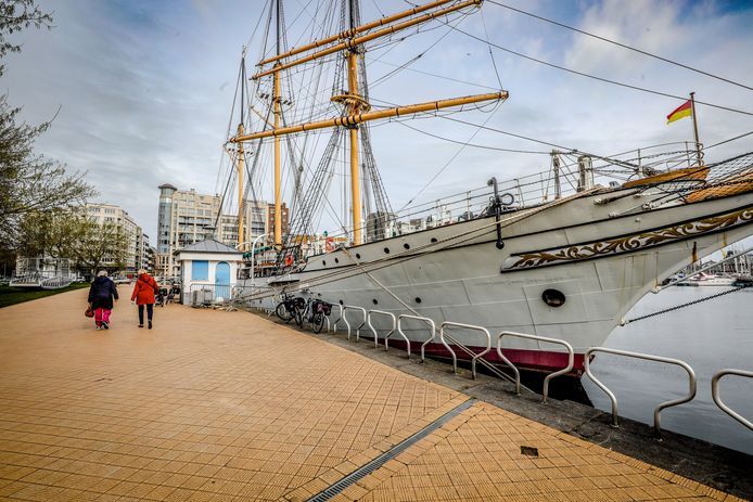 Werken aan boord van de Mercator tijdens eerste week van mei | Oostende ...