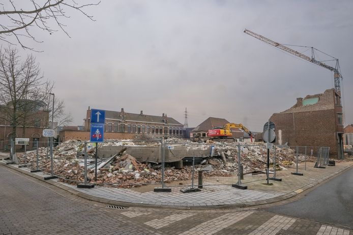 Na twee jaar vertraging is GISO-school eindelijk afgebroken: honderd nieuwe woningen op komst ...