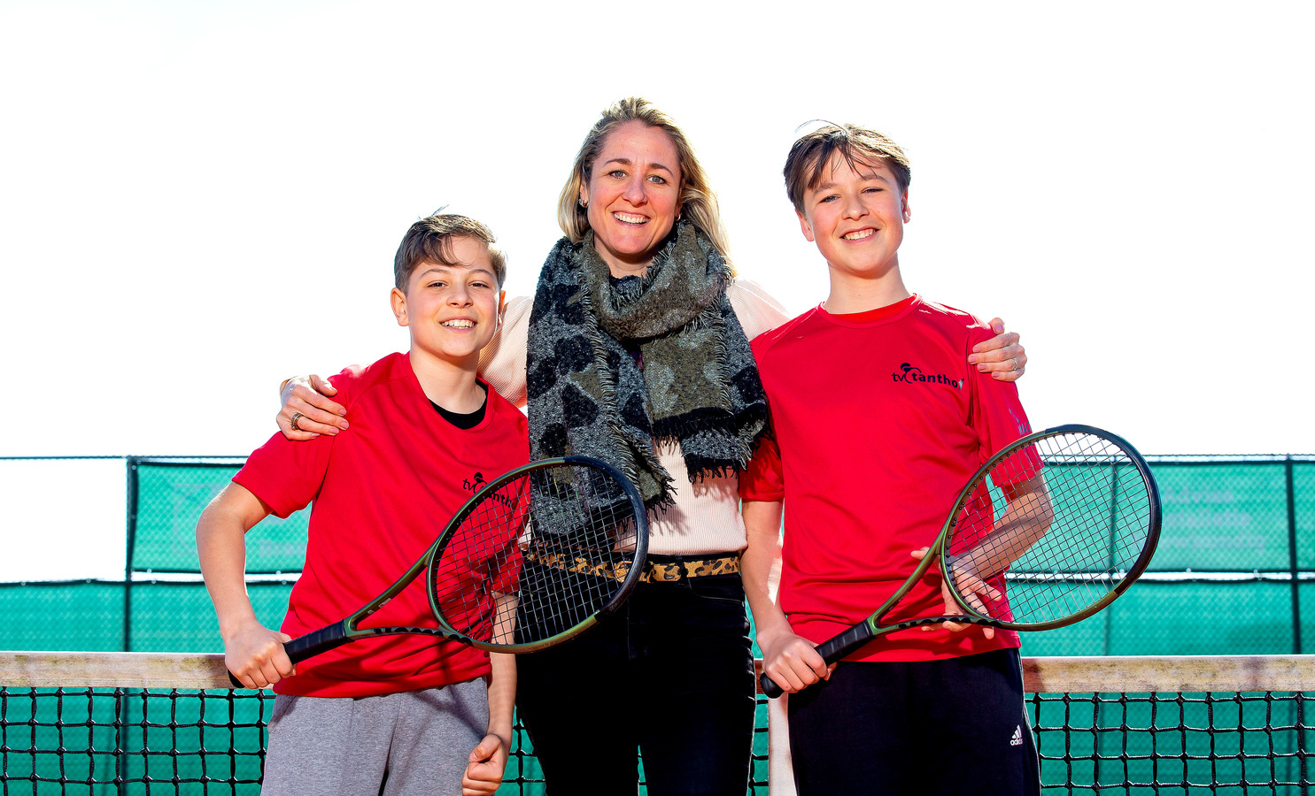 Van senior tot jeugdlid, en van beginner tot ervaren tennisser ...