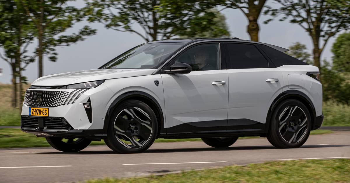 Test Peugeot e-3008: vol karakter en met veel rijbereik | Autotest | AD.nl